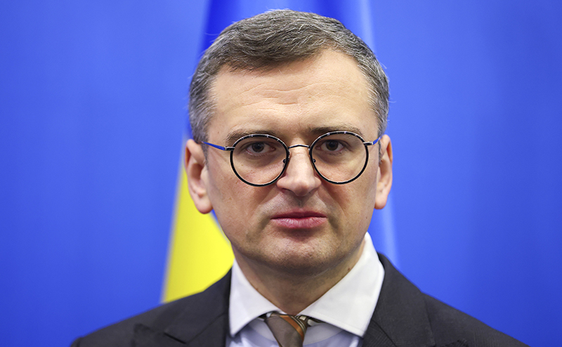 Кулеба на встрече с Ван И заявил о готовности Киева говорить с Москвой